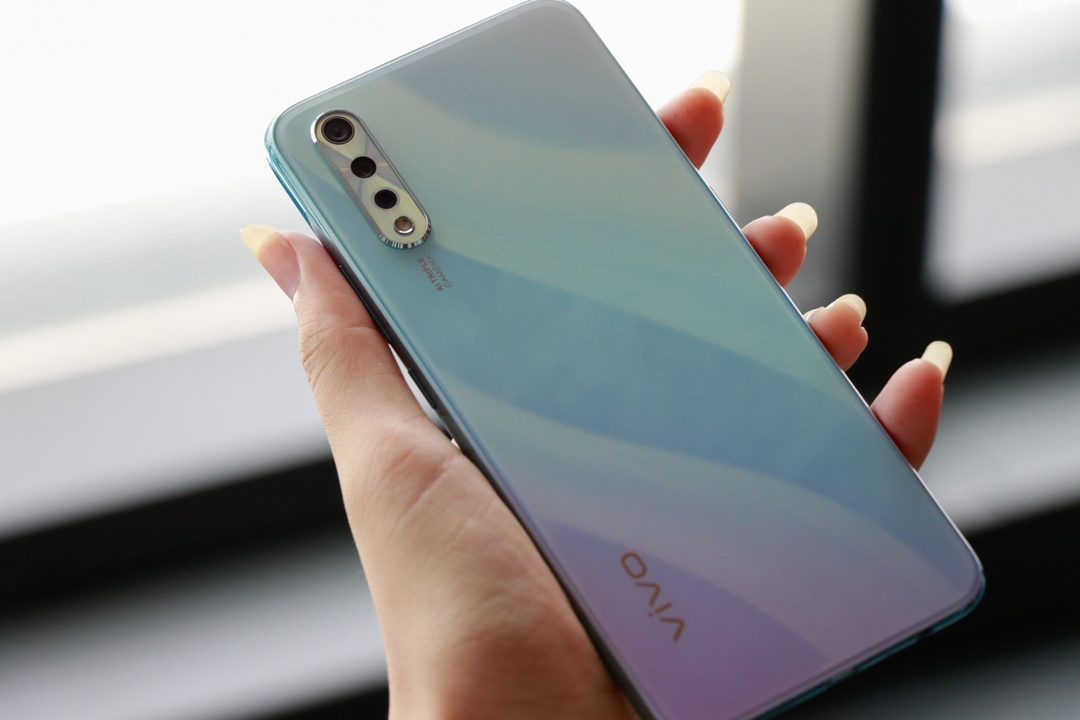 รีวิว Vivo S1 กล้องหลัง AI Triple Camera ดีไซน์สวยพรีเมี่ยม ราคาไม่ถึง ...