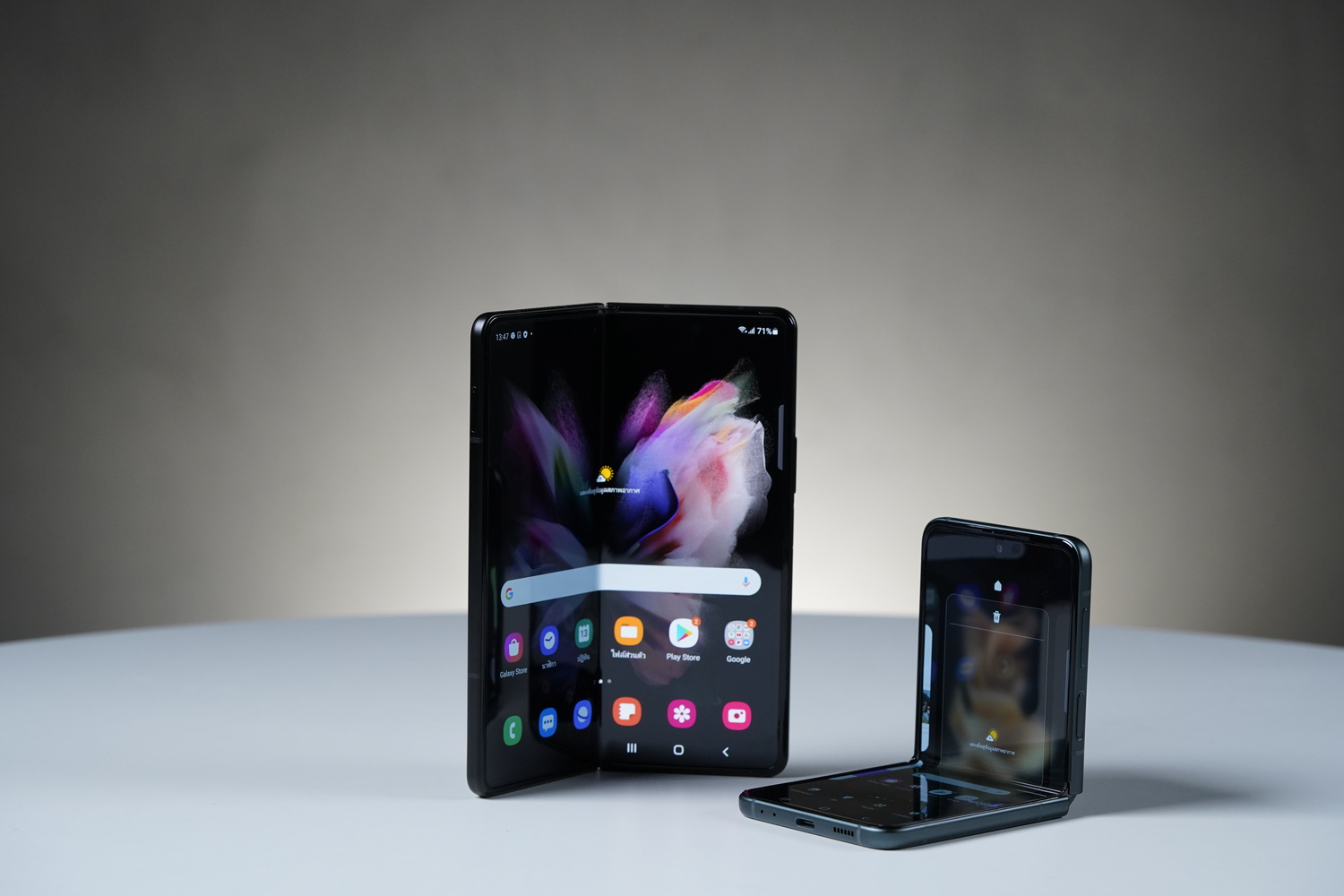 REVIEW Samsung Galaxy Z Fold3 | Flip3 5G สมาร์ทโฟนจอพับได้ ดีไซน์เด่น ﻿ ...